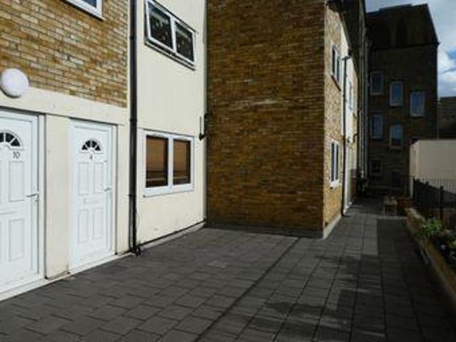 2 Bedrooms Flat for rent in London Road, Croydon CR0