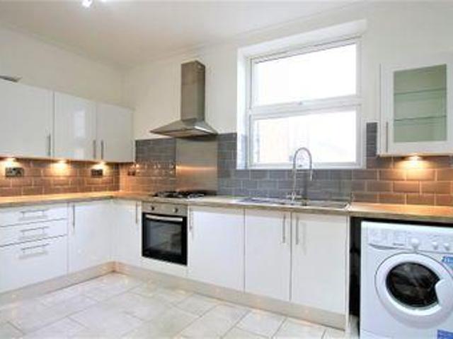 2 Bedrooms Flat for rent in London Road, London SW16