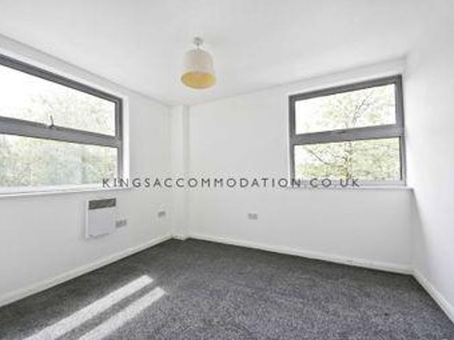 2 Bedrooms Flat for rent in London Road, London SW16