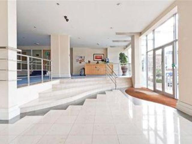 2 Bedrooms Flat for rent in London Road, London SW16
