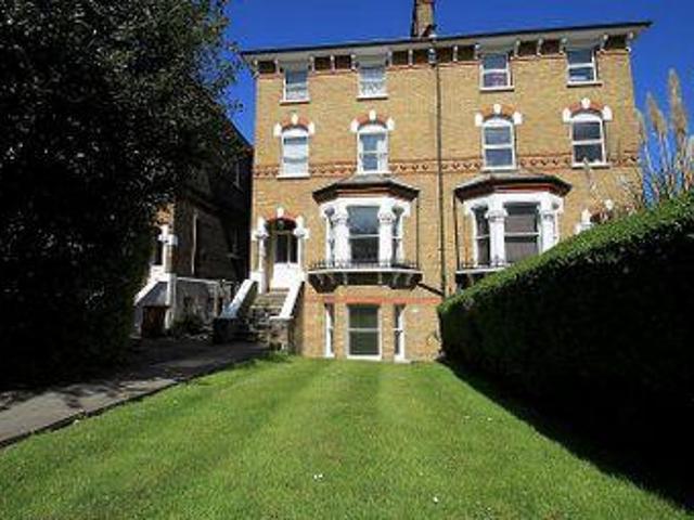 2 Bedrooms Flat for rent in London Road, London SE23