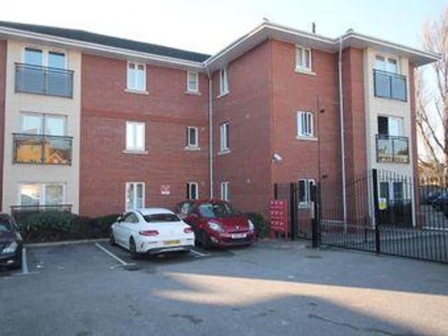 2 Bedrooms Flat for rent in London Road, Romford RM7