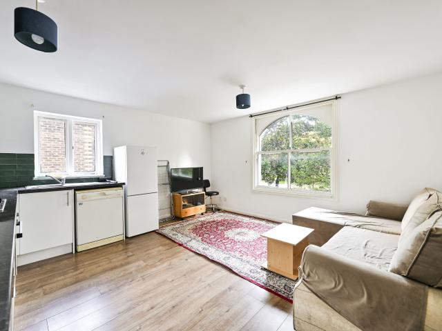 2 Bedrooms Flat for Rent in London, W9 | Foxtons