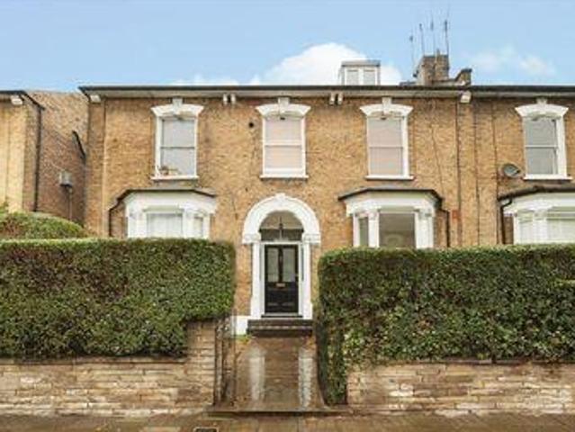 2 Bedrooms Flat for rent in Lordship Park, London N16