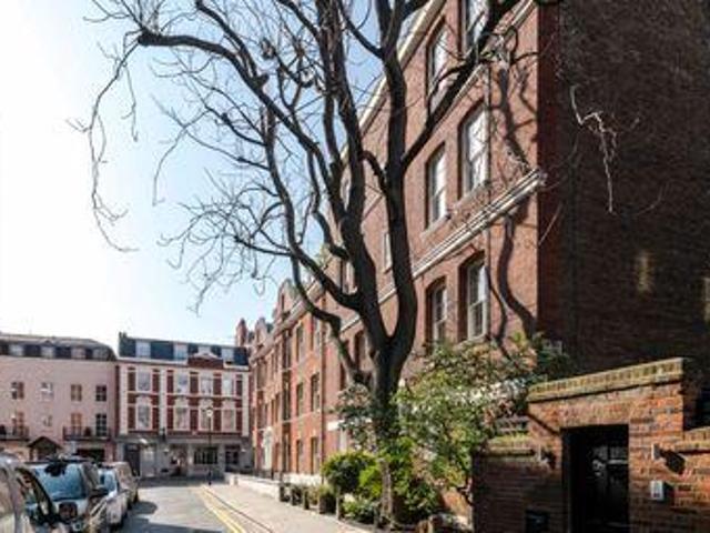 2 Bedrooms Flat for rent in Lordship Place, London SW3