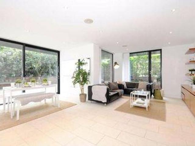 2 Bedrooms Flat for rent in Latitude House, Oval Road, Camden, London NW1