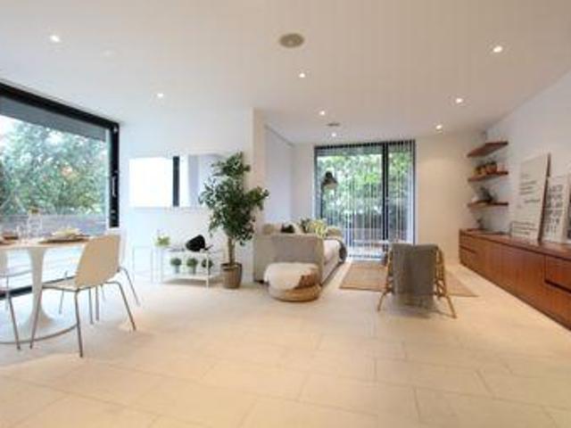2 Bedrooms Flat for rent in Latitude House, Oval Road, London NW1