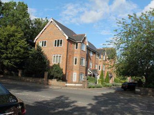 2 Bedrooms Flat for rent in Latium Close, St Albans AL1