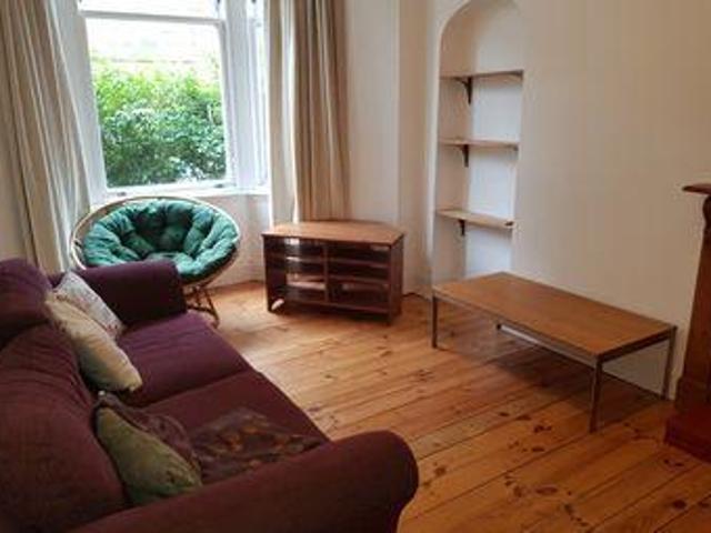 2 Bedrooms Flat for rent in Laurel Street, Glasgow G11