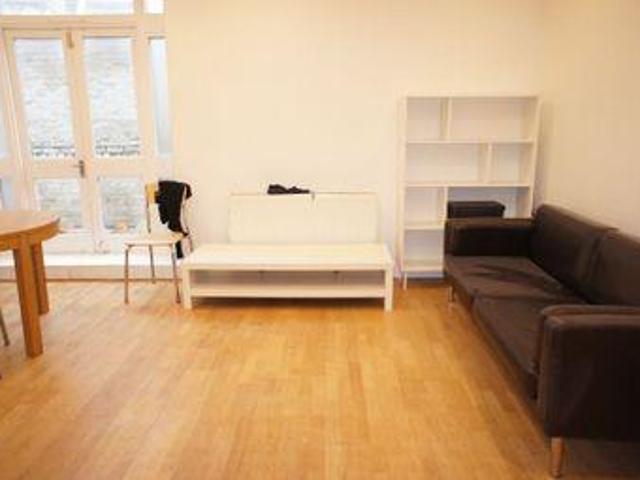 2 Bedrooms Flat for rent in Lauriston Road, London E9