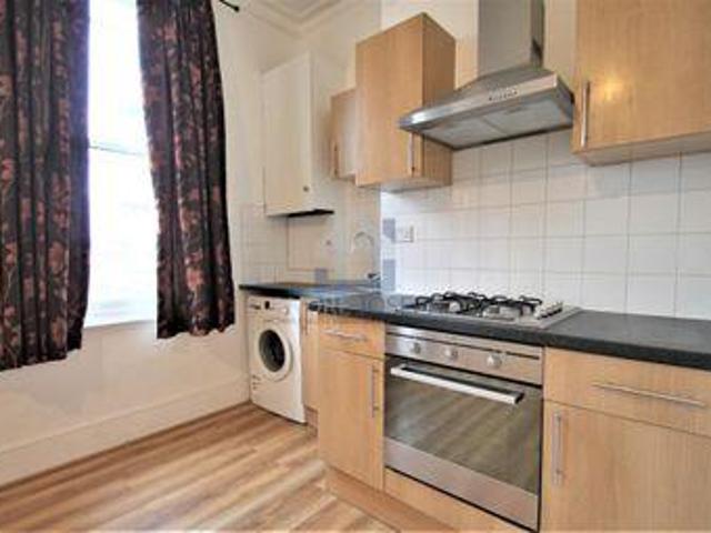 2 Bedrooms Flat for rent in Lavender Hill, Battersea, London SW11