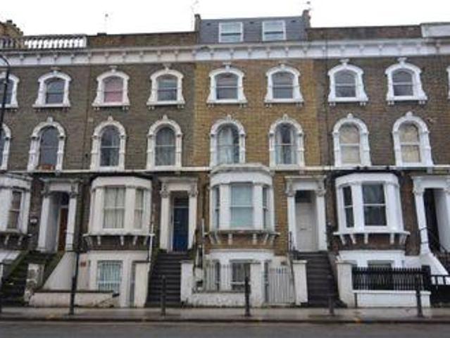 2 Bedrooms Flat for rent in Lavender Hill, Battersea SW11