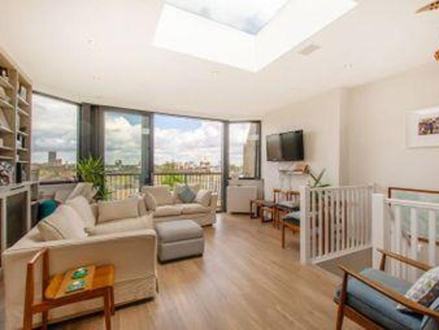 2 Bedrooms Flat for rent in Lavender Hill, Clapham Common North Side SW11
