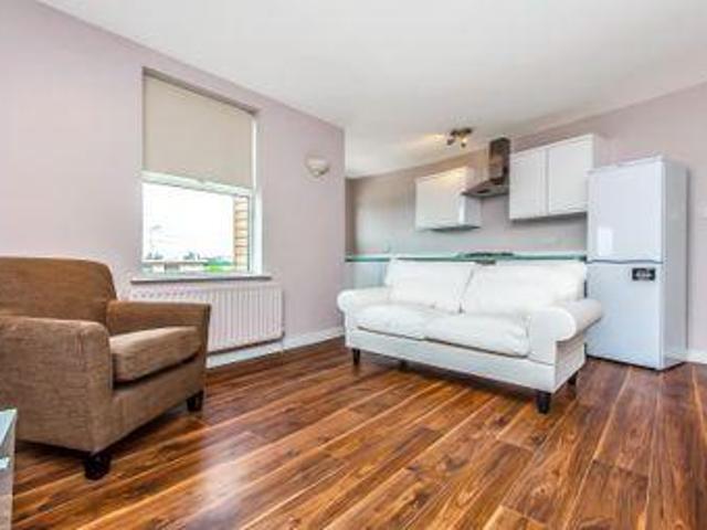 2 Bedrooms Flat for rent in Lavender Hill, London SW11