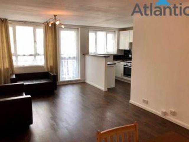 2 Bedrooms Flat for rent in Lawson House, Woolwich SE18