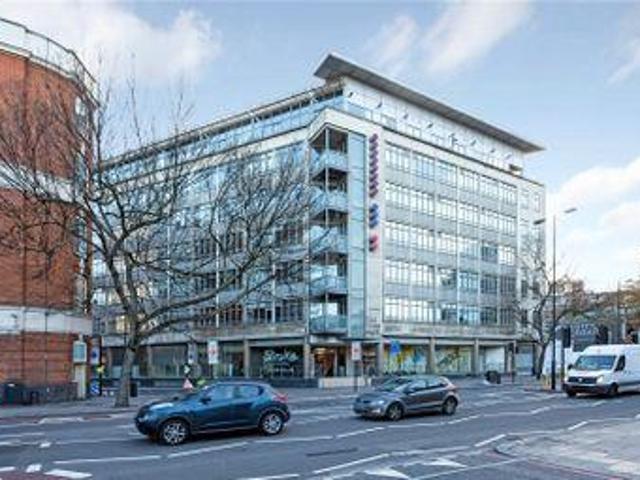 2 Bedrooms Flat for rent in Lawrence House, 238 City Road, London EC1V