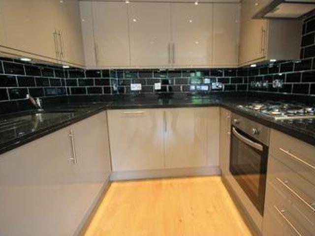 2 Bedrooms Flat for rent in Lawrie Park, Sydenham SE26