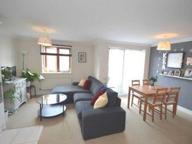 2 Bedrooms Flat for rent in Laxfield Drive, Broughton, Milton Keynes MK10