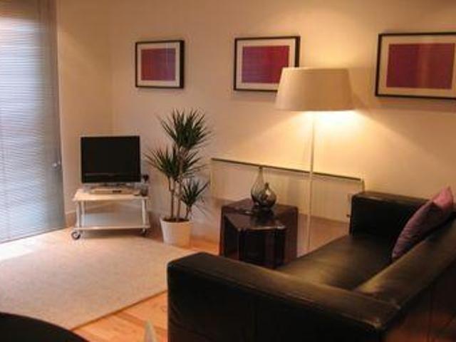 2 Bedrooms Flat for rent in La Salle, Leeds Dock, City Center LS10