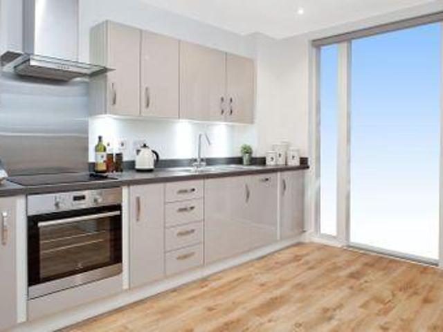 2 Bedrooms Flat for rent in Laburnum Street, London E2