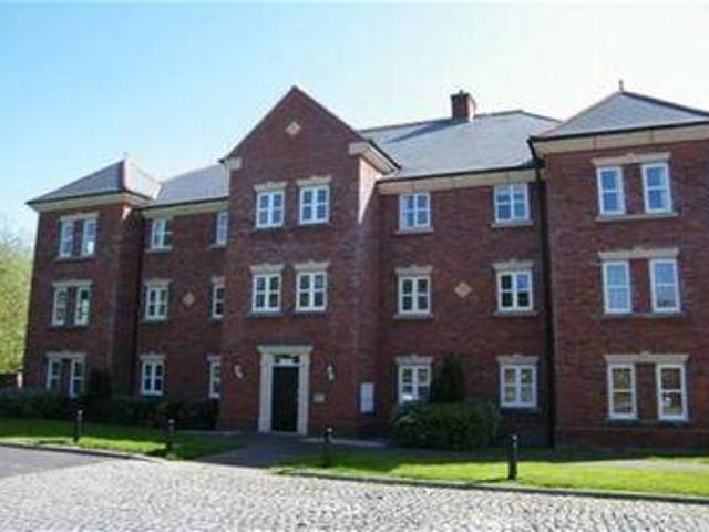 2 Bedrooms Flat for rent in Ladybank Avenue, Fulwood, Preston PR2