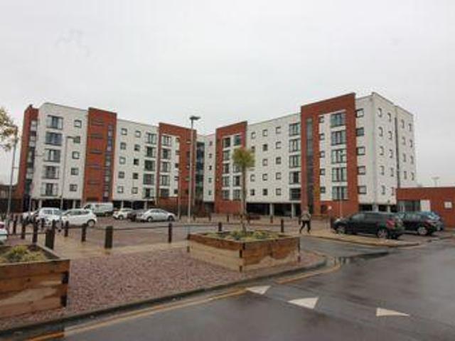 2 Bedrooms Flat for rent in Ladywell Point, Pilgrims Way Salford M50
