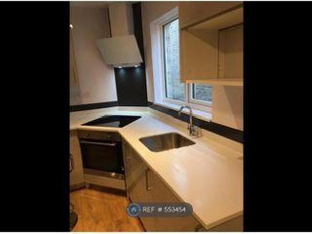 2 Bedrooms Flat for rent in Laing Close, Hainault IG6