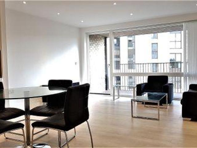 2 Bedrooms Flat for rent in Lakeside Drive, Park Royal, London NW10