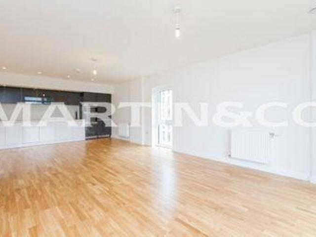 2 Bedrooms Flat for rent in Lakeside Drive, Park Royal, London NW10