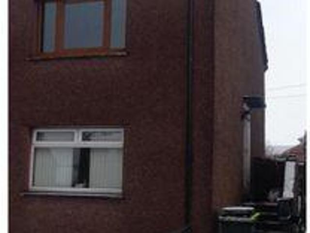 2 Bedrooms Flat for rent in Lamont Crescent, Cumnock KA18