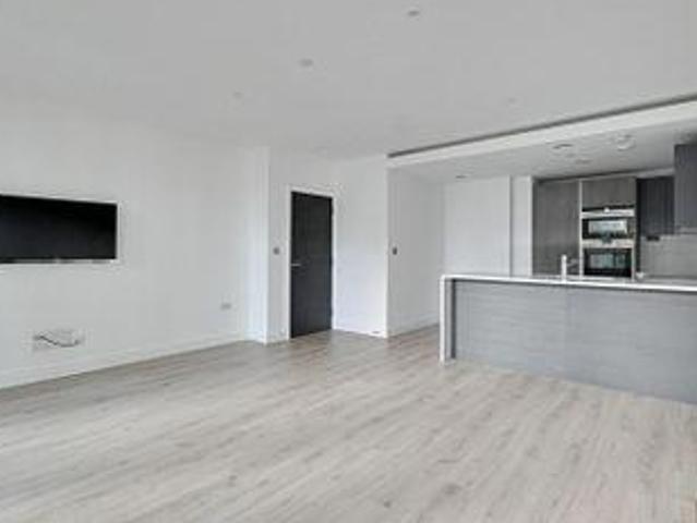 2 Bedrooms Flat for rent in Lancaster House, Sovereign Court, Hammersmith W6