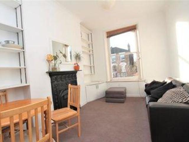 2 Bedrooms Flat for rent in Lancaster Road, London N4