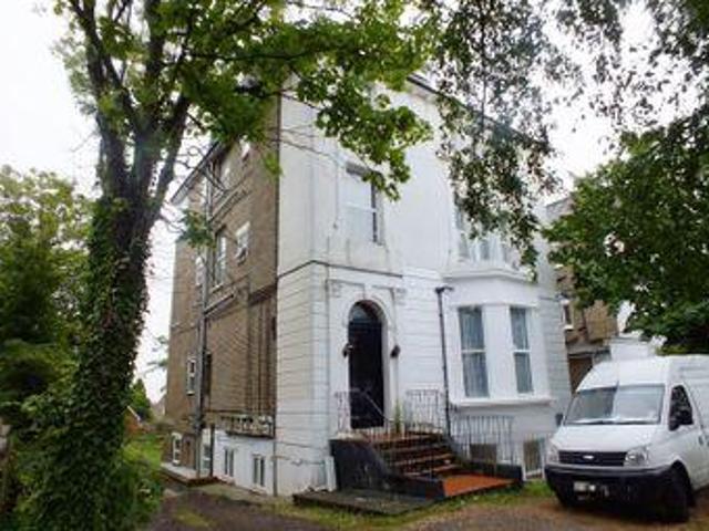 2 Bedrooms Flat for rent in Lancaster Road, South Norwood, London SE25