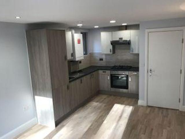 2 Bedrooms Flat for rent in Lancaster Street, London, New Barnet EN4