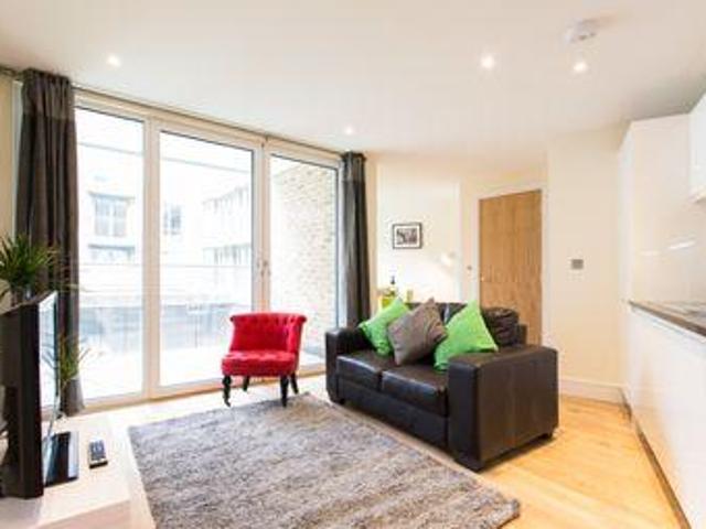 2 Bedrooms Flat for rent in Langan House, Canary Wharf E14