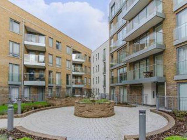 2 Bedrooms Flat for rent in Langan House, London, Middx E14