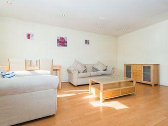 2 Bedrooms Flat for rent in Langbourne Place, Westferry Road, Docklands E14
