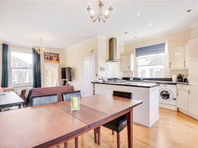 2 Bedrooms Flat for rent in Langford Road, London SW6