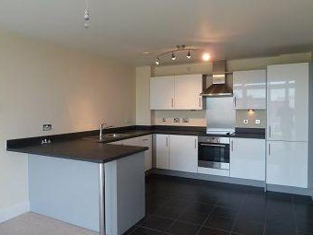2 Bedrooms Flat for rent in Langley Walk, Park Central, Birmingham B15