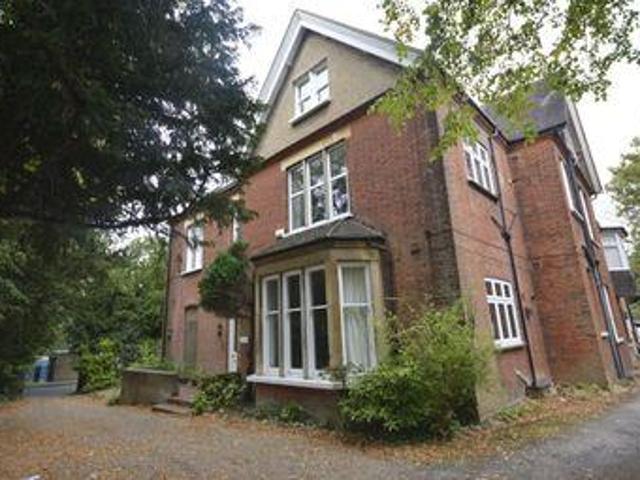 2 Bedrooms Flat for rent in Langley Park Road, Sutton SM2