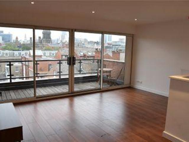 2 Bedrooms Flat for rent in Landmark House, Park Place, Leeds, West Yorkshire LS1