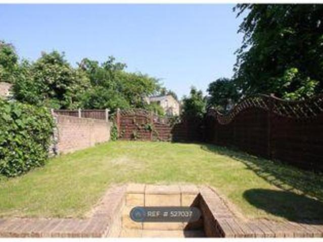 2 Bedrooms Flat for rent in Landor Road, London SW9