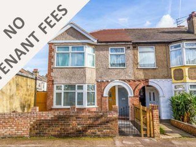 2 Bedrooms Flat for rent in Landseer Avenue, London E12