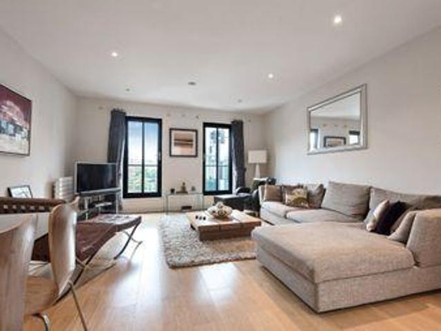 2 Bedrooms Flat for rent in Lant Street, London SE1