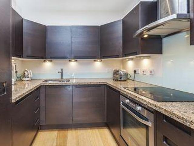 2 Bedrooms Flat for rent in Lant Street, London SE1