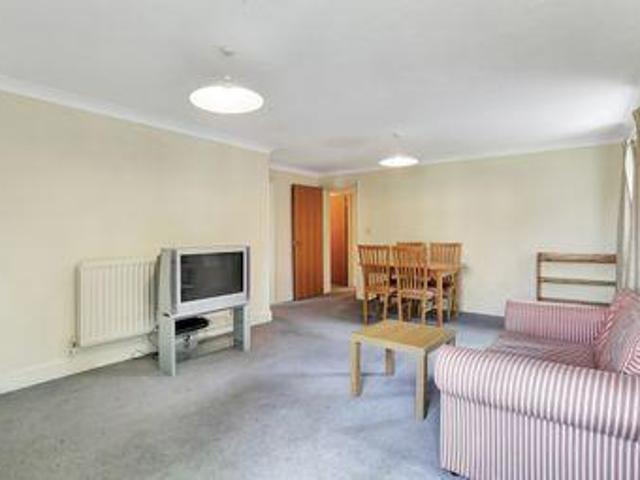 2 Bedrooms Flat for rent in Lantern Court, Worple Road, Wimbledon SW20