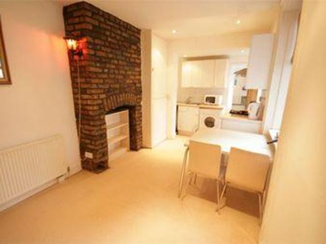 2 Bedrooms Flat for rent in Larcom Street, London SE17