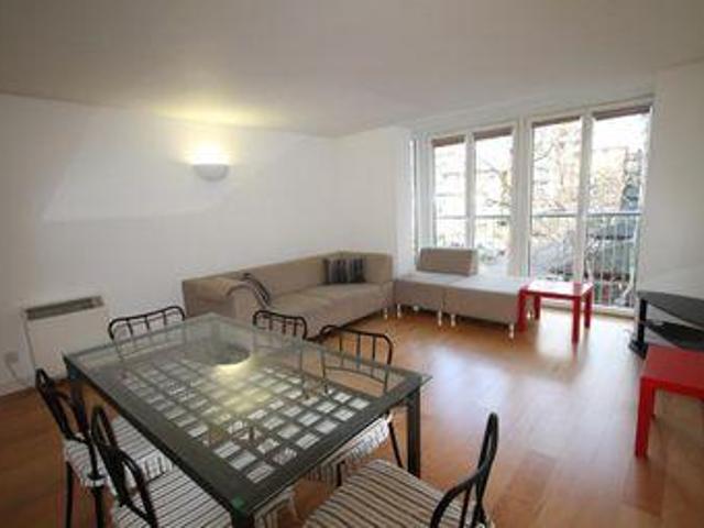 2 Bedrooms Flat for rent in Larch Court, Admiral Walk W9