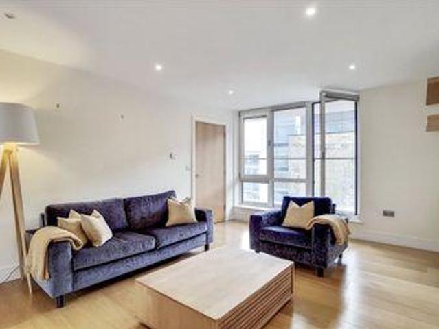 2 Bedrooms Flat for rent in Lett Road, London SW9