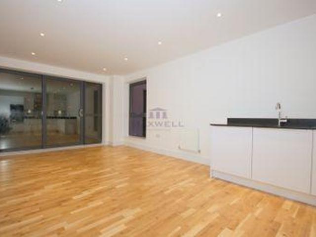 2 Bedrooms Flat for rent in Leven Road, London E14